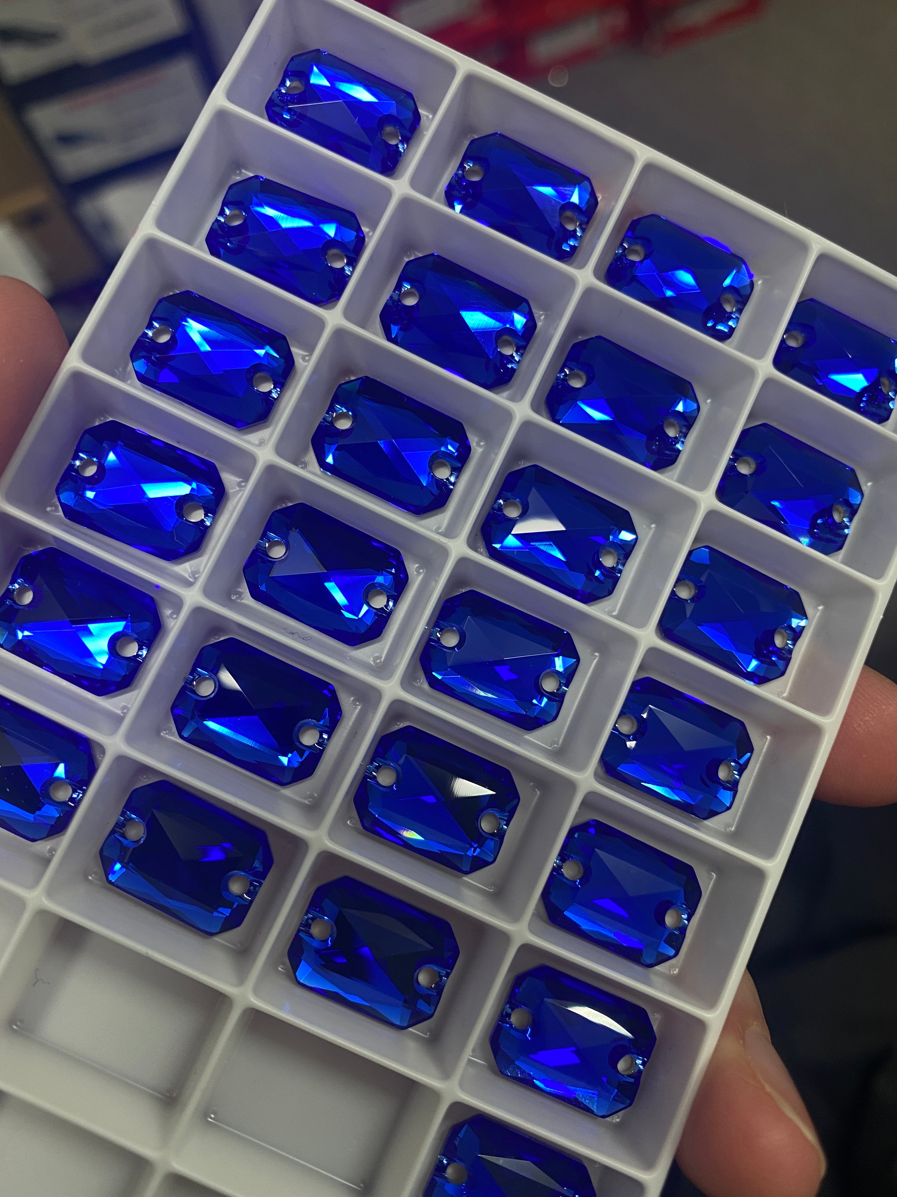 Swarovski Crystal 3252 Emerald Cut Sew on – MM Dance Supplies